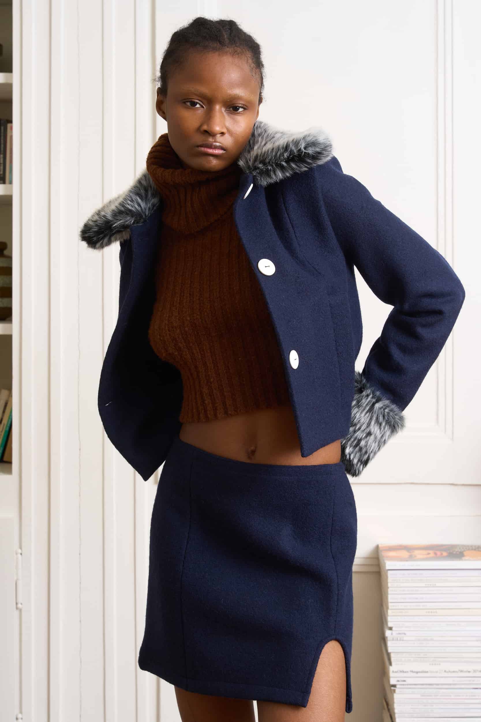 Navy Blue mini trapeze Wool Skirt with rounded Slit – Maisoncleo